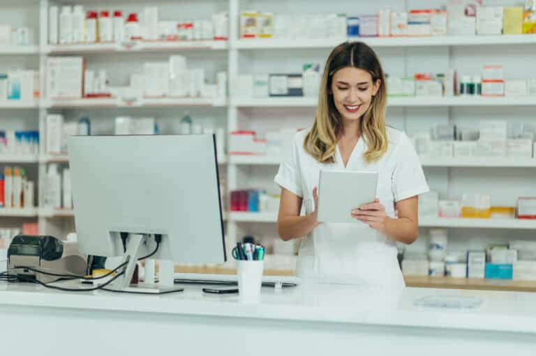 Pharmacy Technician Certificate | Step-By-Step Roadmap [2024]