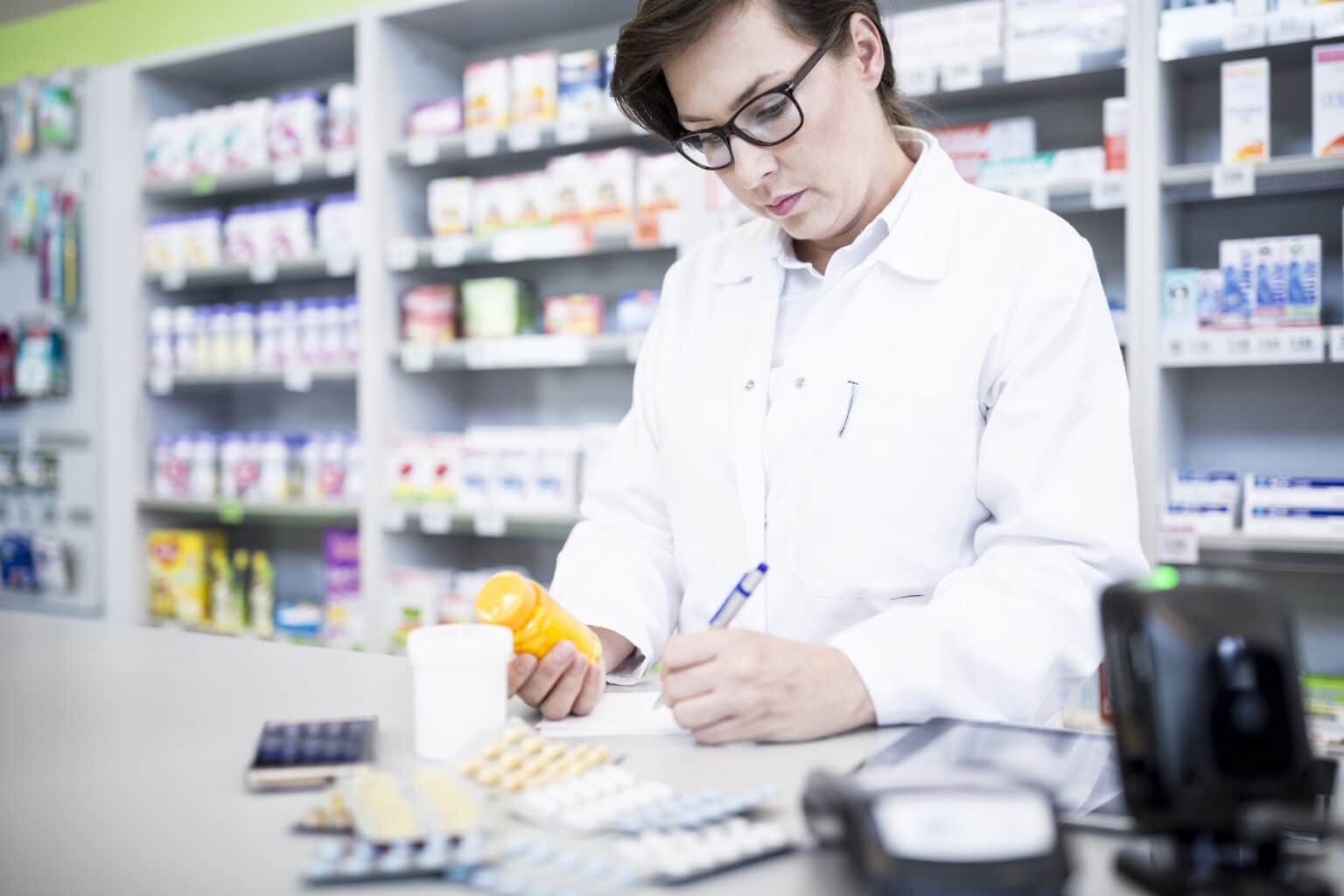 Pharmacy Technician Job Description | Detailed List 2024