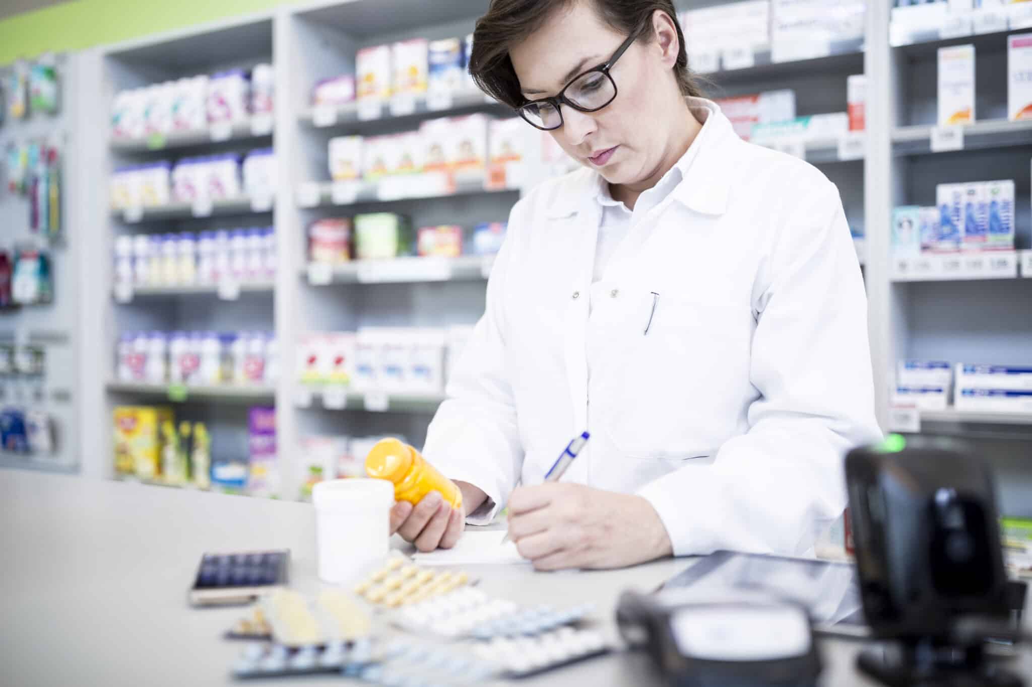 Pharmacy Technician Job Description | Detailed List 2024