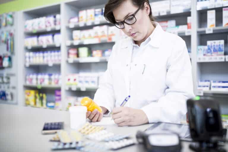 Pharmacy Technician Job Description | Detailed List 2024