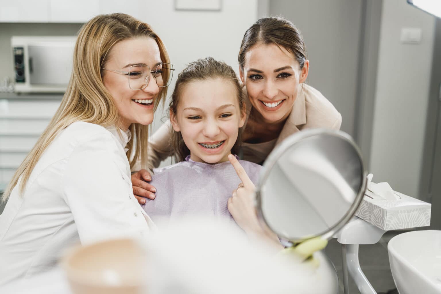 Orthodontic Assistant Vs Dental Assistant | How Are They Different In 2024